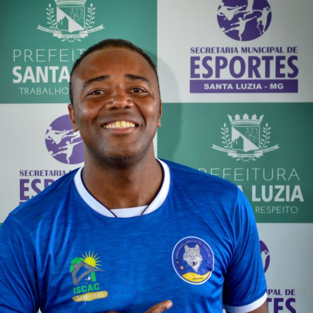 Vitorioso técnico de basquete feminino, Gilberto Júnior possui mais de ...